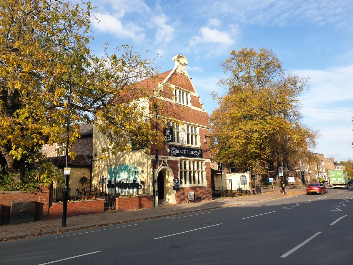 A Toast to Tradition: Unearthing the Best Pubs in York - Wheelwrights York